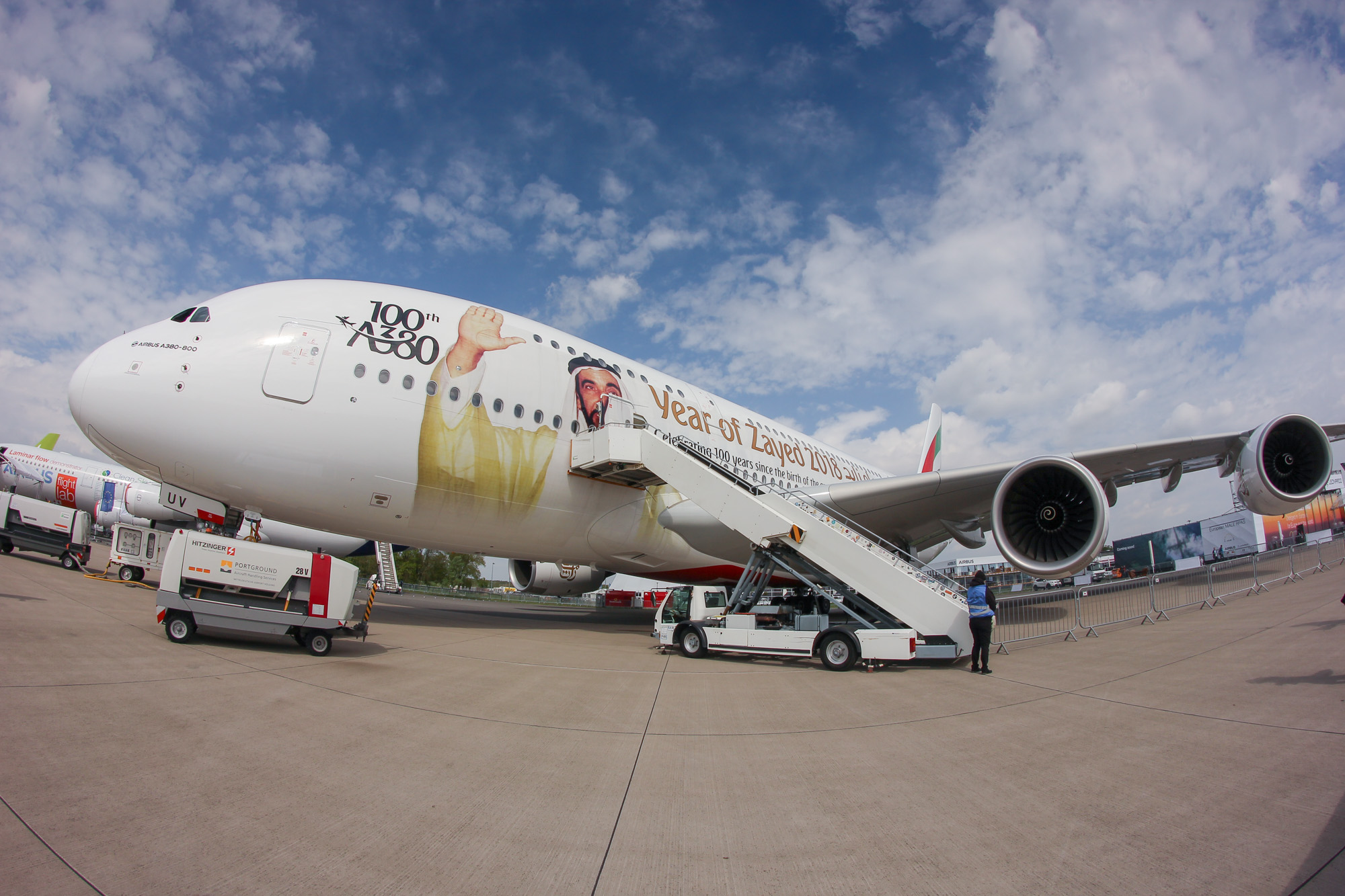 Emirates Airbus A380 – Onboard Tour | flyRosta.com