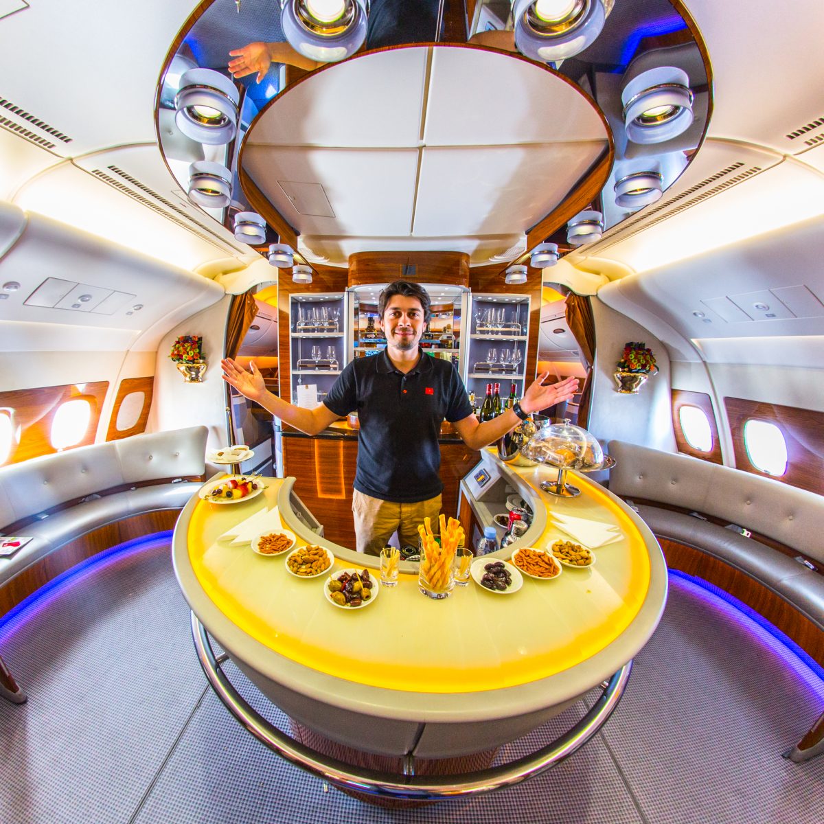 Emirates Airbus A380 – Onboard Tour | flyRosta.com