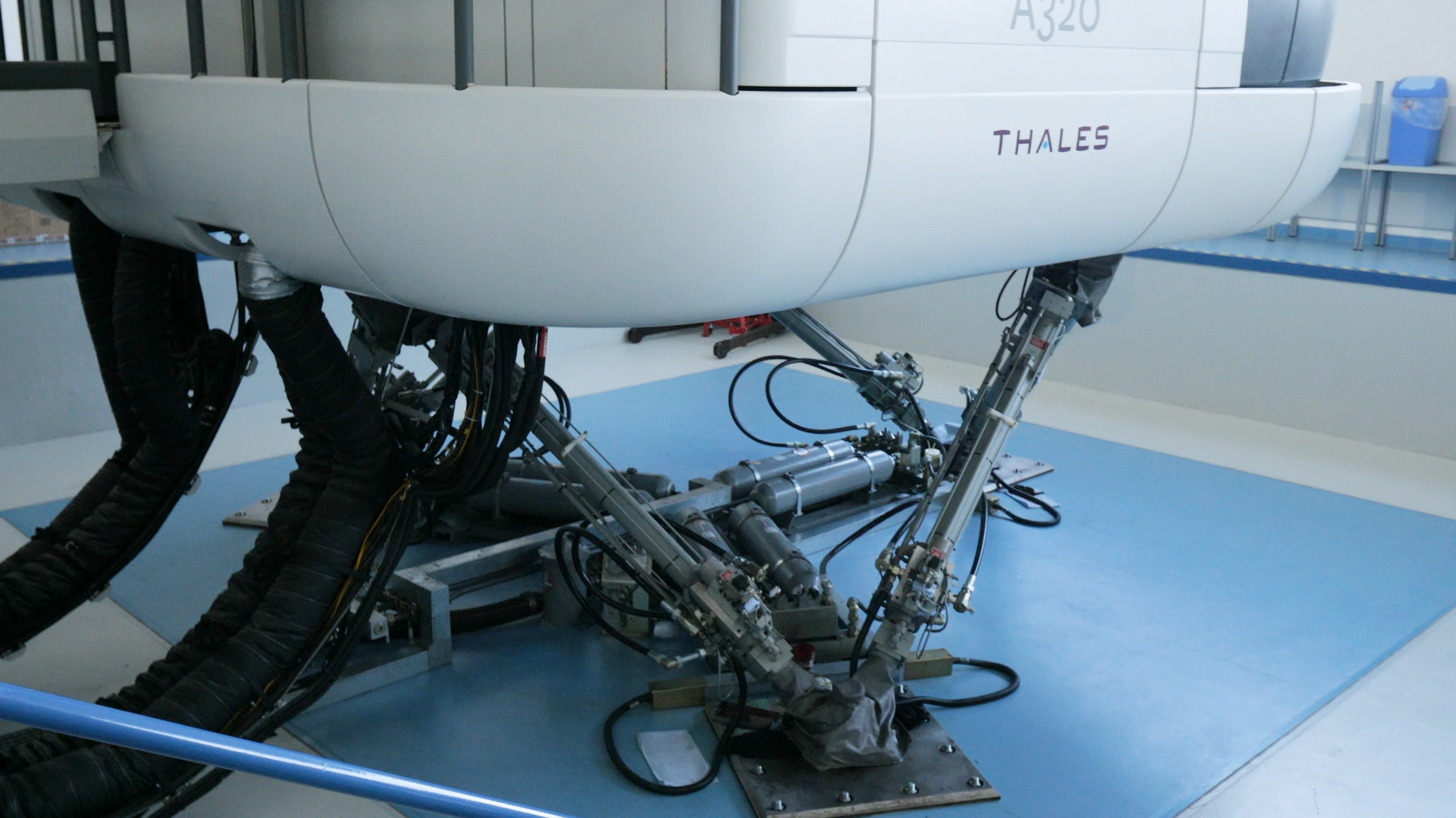 Airbus A320 – Full Flight Simulator | flyRosta.com